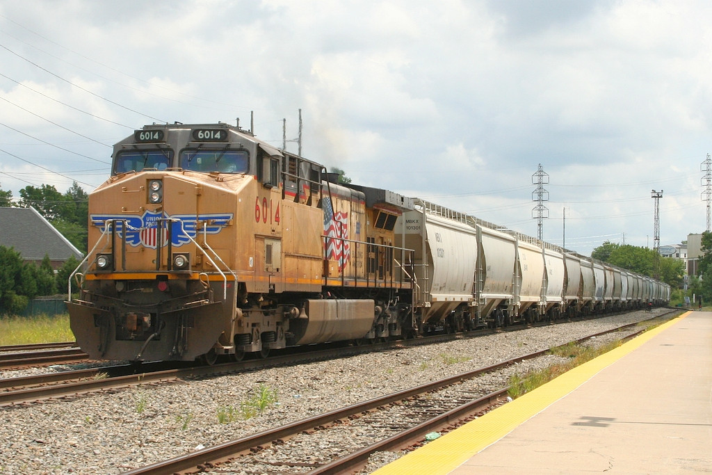 DPU on a back of a NB hopper train
